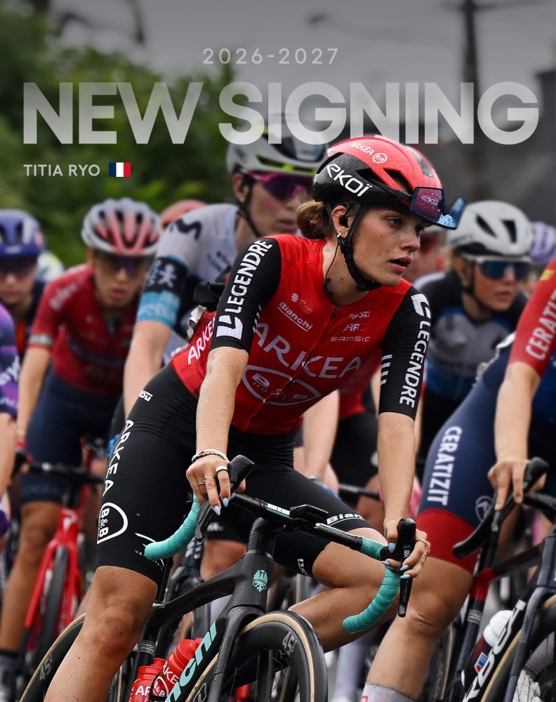 Titia Ryo signs